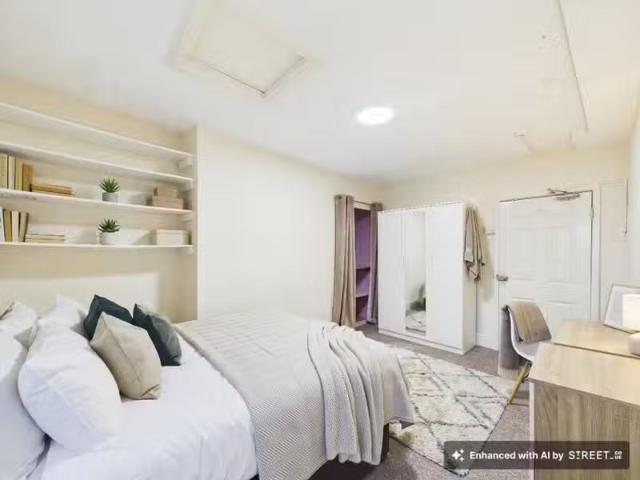 Nice 2 BA 1 bedroom house of multiple occupation for rent in H.