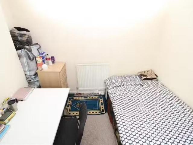 Rental! 2 BA 1 bedroom house share for rent in Broadway, Trefo.