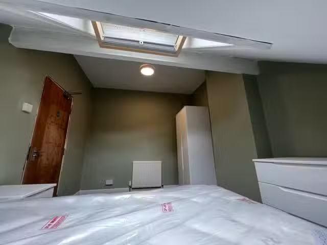 For Rent! 2 BA 1 bedroom house share for rent in Harrison Road.