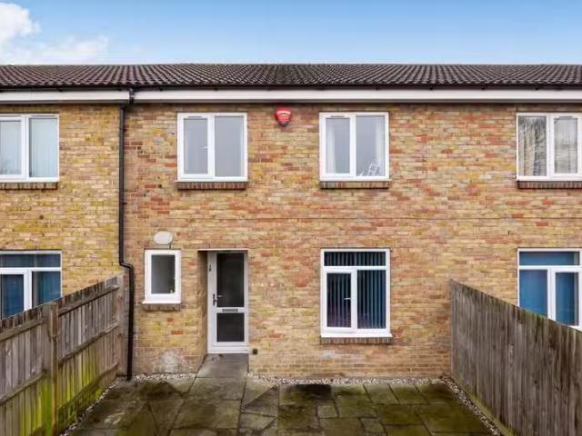New 2 BA 1 bedroom terraced house for rent in Craddock Road, C.