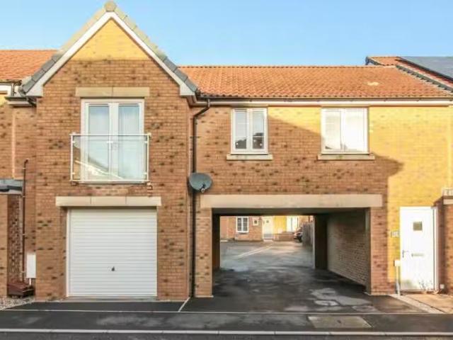 Rental! 2 BA 2 bedroom coach house for rent in Hawk Road, Yeov.