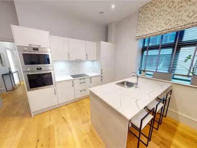 Deal! 2 BA 2 bedroom apartment for rent in Consort House, East.