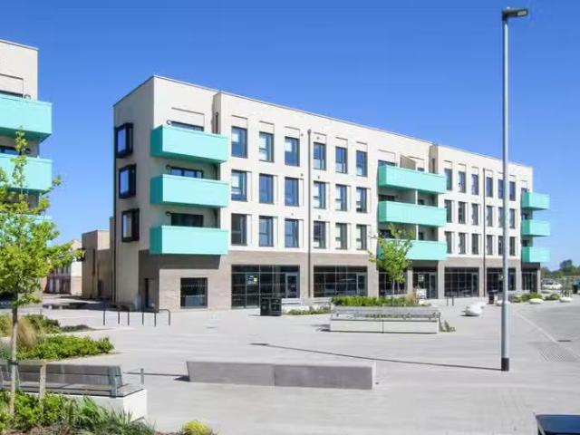 Nice 2 BA 2 bedroom apartment for rent in Evolution Court, Cam.