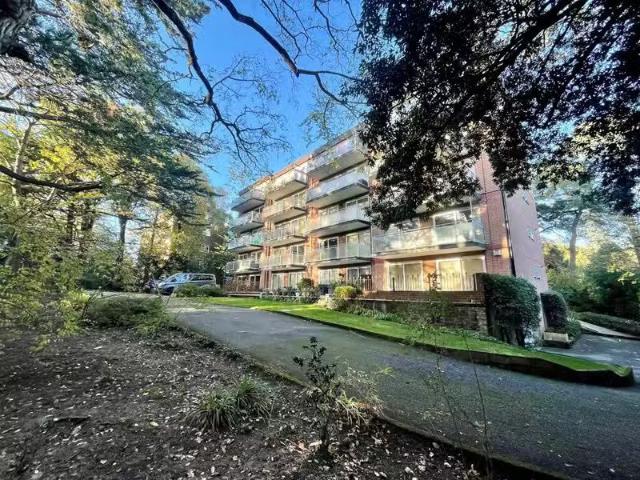 Unique 2 BA 2 bedroom apartment for rent in Gardens Outlook, S.