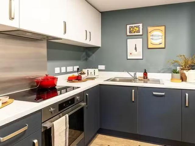 Nice 2 BA 2 bedroom apartment for rent in Glasgow Harbour Terr.