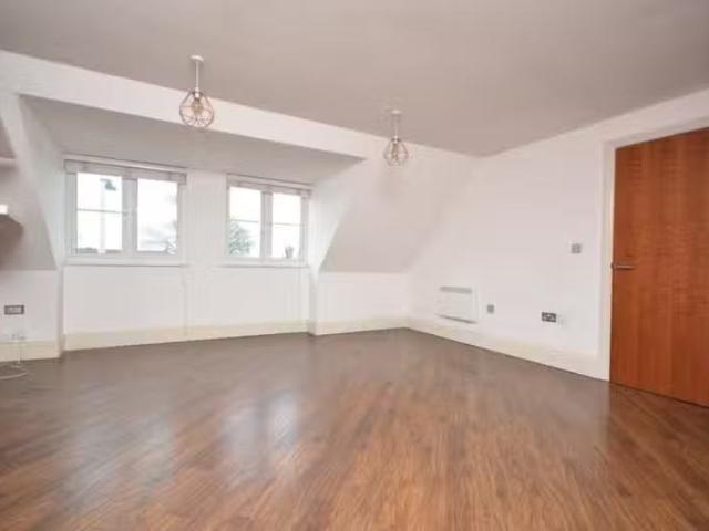 Nice 2 BA 2 bedroom apartment for rent in Springfield Road, CM2