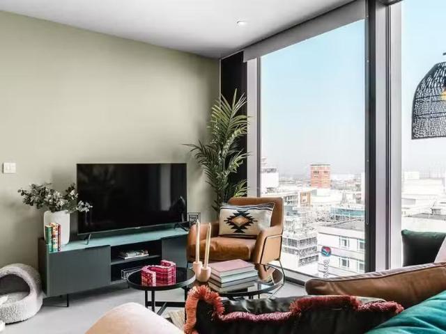 Just in! 2 BA 2 bedroom apartment for rent in The Mercian, Bro.