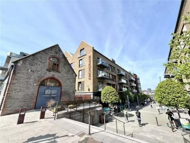 Charming 2 BA 2 bedroom apartment for rent in Wapping Wharf, A.