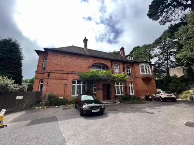 Cheap 2 BA 2 bedroom ground floor flat for rent in Merlewood C.
