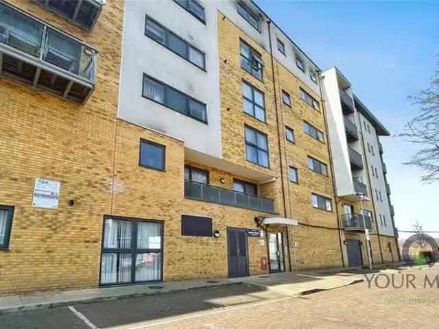 Rental! 2 BA 2 bedroom Flat to rent, Southmere Drive, London.