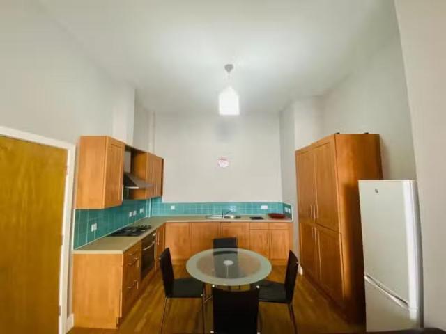 Cheap 2 BA 2 bedroom flat for rent in Behrens Warehouse, Bradf.