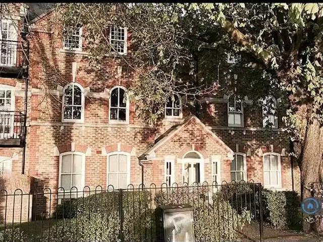 New 2 BA 2 bedroom flat for rent in Hetton House, Loughton, IG10