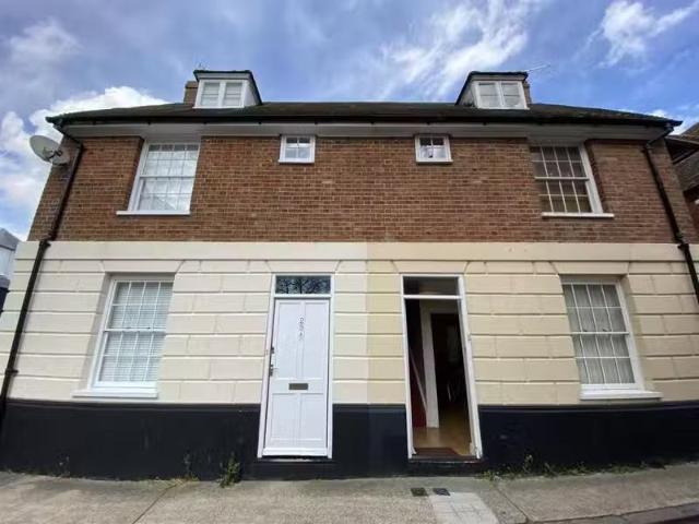 Charming 2 BA 2 bedroom house for rent in Hawks Lane, Canterbu.