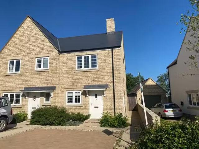 Unique 2 BA 2 bedroom house for rent in St. Wulfstan Close, Ha.