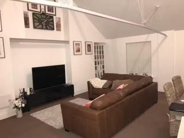 Cozy 2 BA 2 bedroom maisonette for rent in New Street, Hinckle.