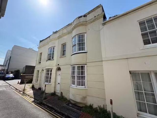 Unique 2 BA 2 bedroom terraced house for rent in Regency Mews.