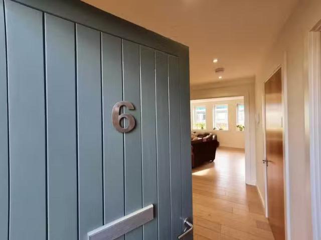 Just in! 2 BA 3 bedroom apartment for rent in Whitefriars Stre.