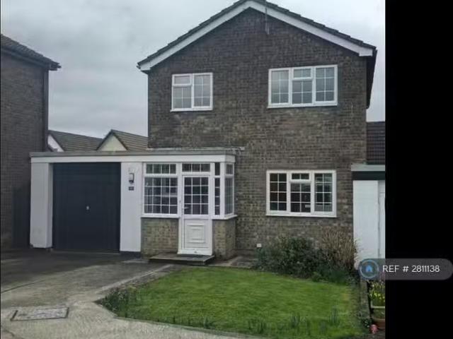 Cheap 2 BA 3 bedroom detached house for rent in Heol Sirhwi, B.