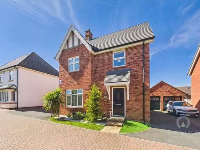 Unique 2 BA 3 bedroom Detached House to rent, Folly Way, Bough.