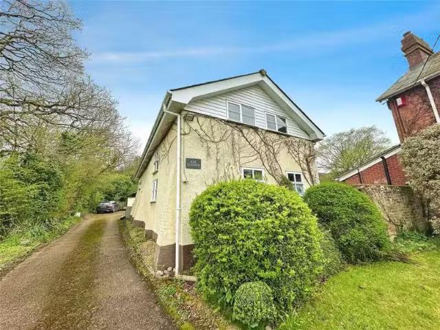 Rental! 2 BA 3 bedroom Detached House to rent, Holly Ball Lane.
