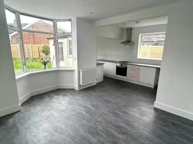 Charming 2 BA 3 bedroom end of terrace house for rent in St. F.