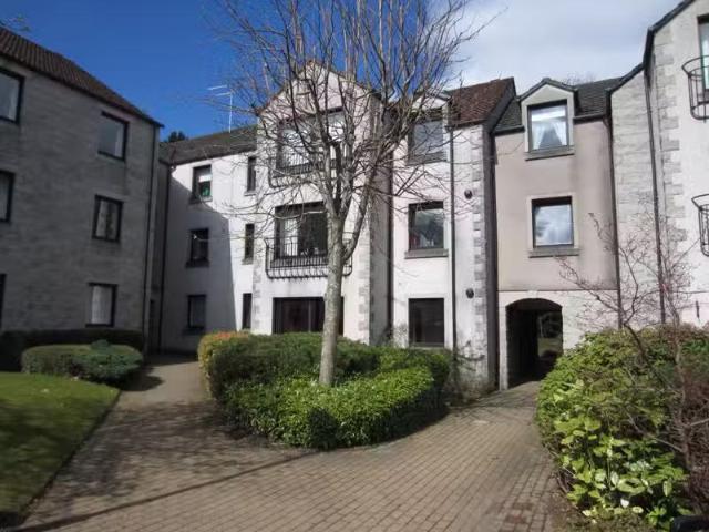 Unique 2 BA 3 bedroom flat for rent in Craigieburn Park, Sprin.