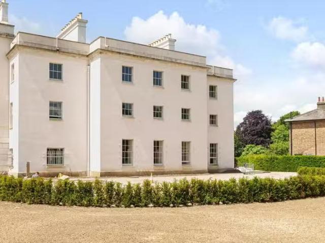Unique 2 BA 3 bedroom flat for rent in Gorhambury, St. Albans.