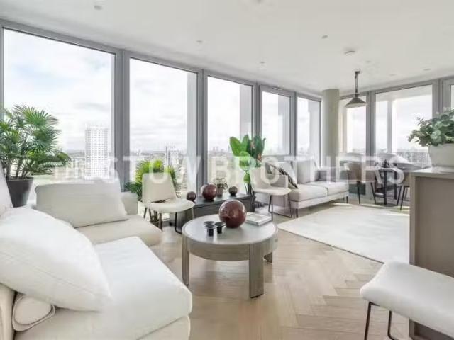 Unique 2 BA 3 bedroom flat for rent in Maple Path, Hackney, E5