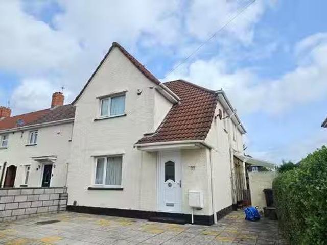 Nice 2 BA 3 bedroom house for rent in Exmouth Road, Bristol, BS4