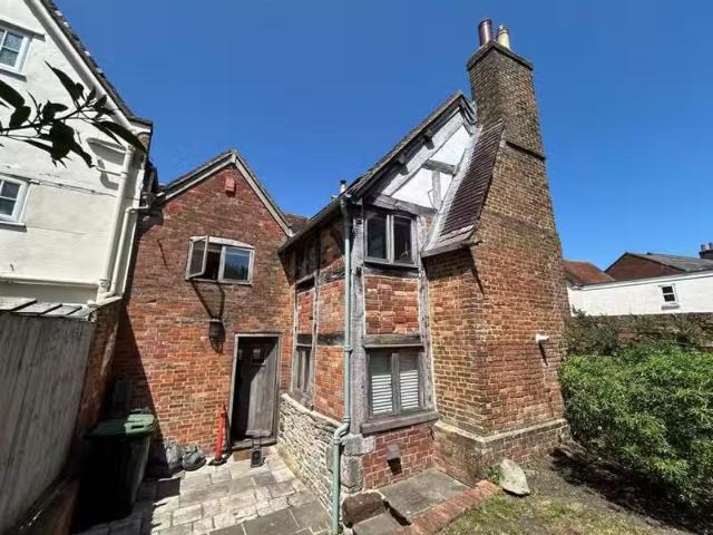 New 2 BA 3 bedroom house for rent in King Street, Wimborne, BH21