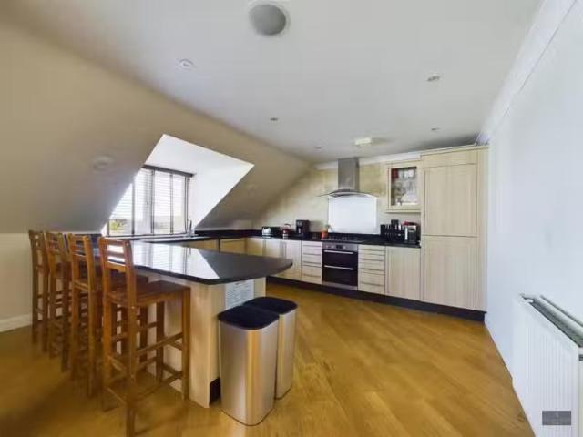 Cozy 2 BA 3 bedroom house for rent in Market Street, Exeter, EX1