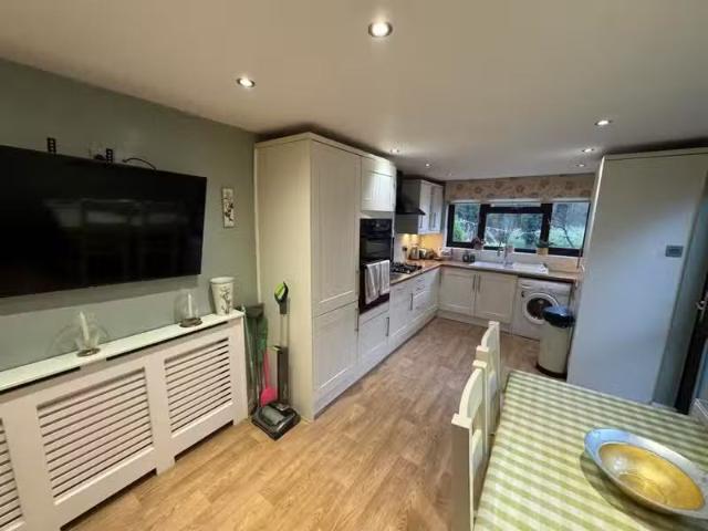 Cozy 2 BA 3 bedroom house for rent in Riversmead, Huntington.