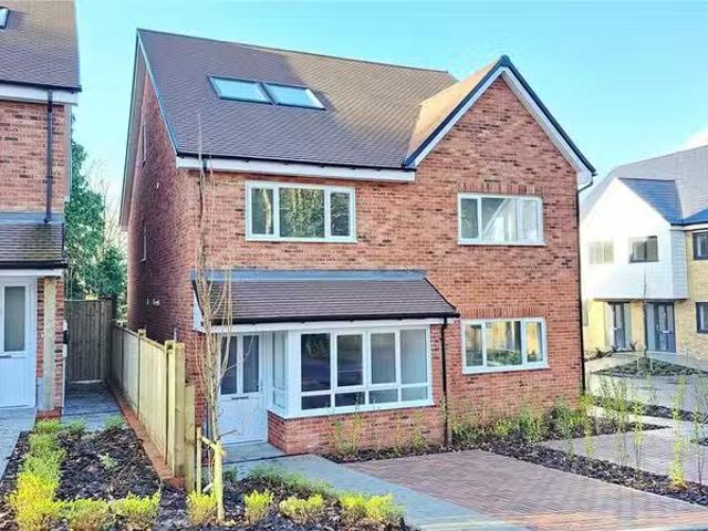 Rental! 2 BA 3 bedroom Semi Detached House to rent, Stanislas.