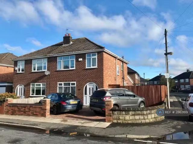 Nice 2 BA 3 bedroom semi detached house for rent in Wynnstay A.