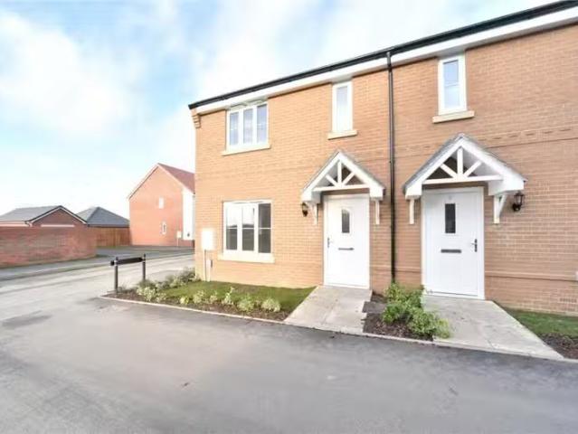 Charming 2 BA 3 bedroom semi detached house for rent in Cowsli.