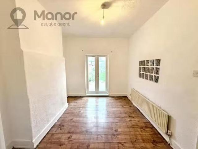 Deal! 2 BA 3 bedroom terraced house for rent in Chesterford Ro.