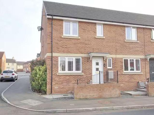 For Rent! 2 BA 3 bedroom terraced house for rent in Mascroft R.
