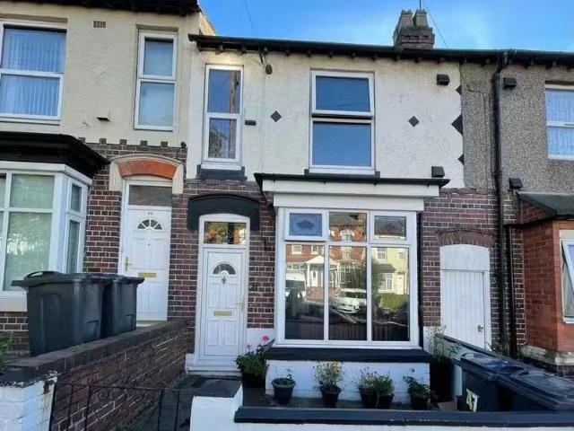 Unique 2 BA 3 bedroom terraced house for rent in Minstead Road.