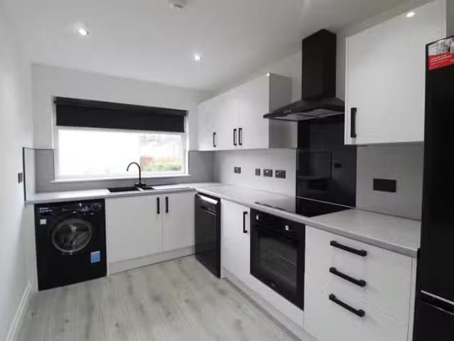 Just in! 2 BA 3 bedroom terraced house for rent in Wellgrove R.