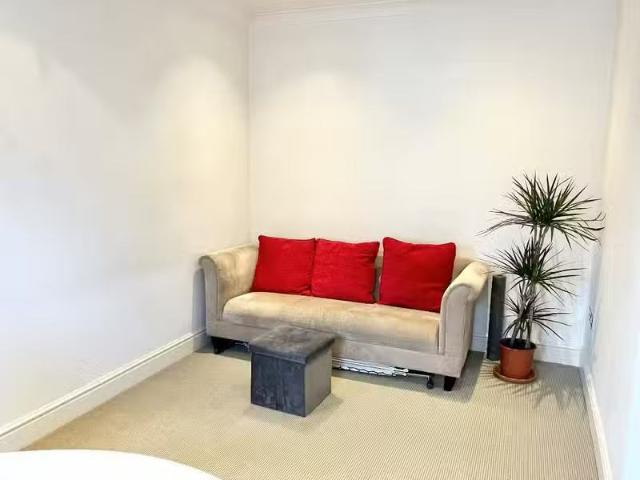 Charming 2 bedroom maisonette for rent in Ashwood Mews, St. Al.