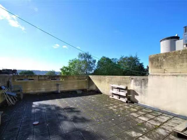 Cheap 2 bedroom maisonette for rent in Ballance Street, BATH.