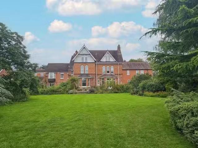 Nice 2 bedroom apartment for rent in Apartment 2G Lansdown Hou.
