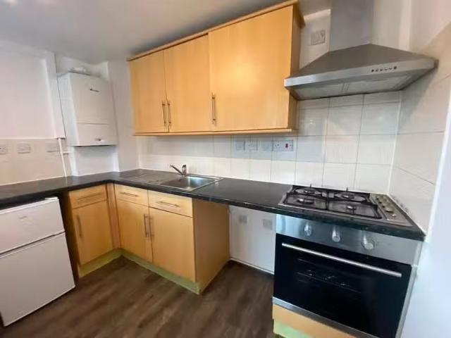 New 2 bedroom apartment for rent in Broad Street, Oldbury, Wes.