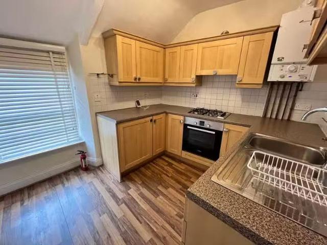 Charming 2 bedroom apartment for rent in High Street, Wells, BA5