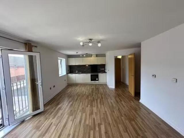 Just in! 2 bedroom apartment for rent in New Meeting Street, O.