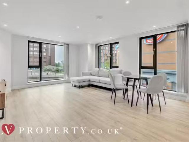 Cheap 2 bedroom apartment for rent in St Martin's Place, 169 B.