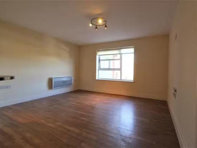 Cheap 2 bedroom apartment for rent in Stone Street, Oldbury, B69