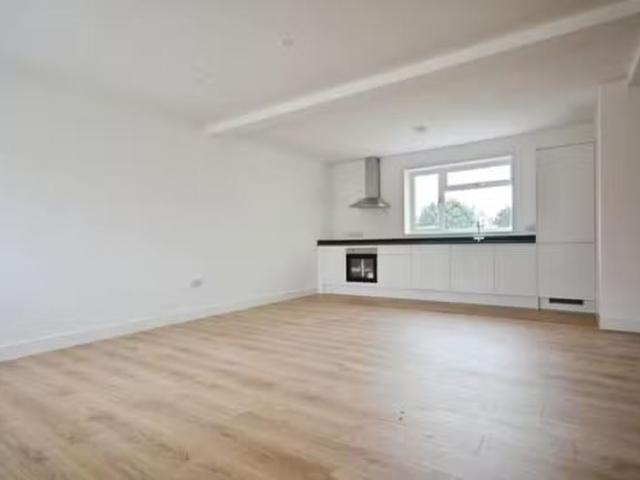 Charming 2 bedroom flat for rent in Cumberland Road, Margate.