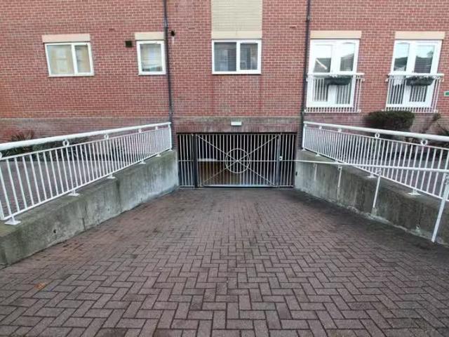Charming 2 bedroom flat for rent in Ashley Lodge, Vista Road.