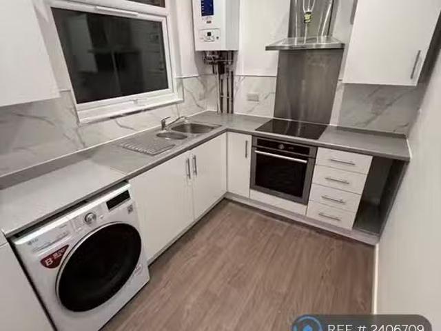 For Rent! 2 bedroom flat for rent in Avonmouth Road, Bristol.